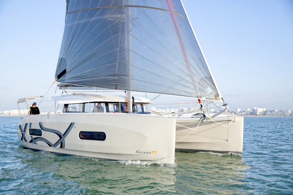 Excess 12, Bimini Targa ou toit en dur et grand coffre de rangement ...